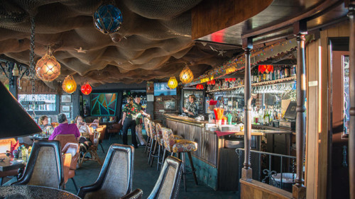 The 13 Best Beach Bars In America | VinePair