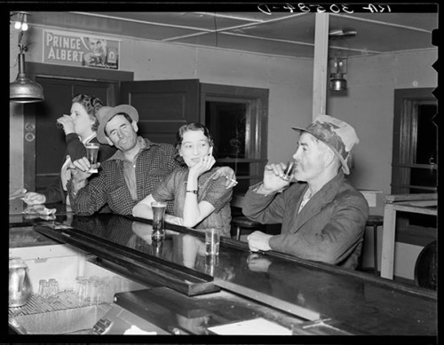 22 Photos Inside America's Rural Saloons Provide A Portrait Of ...