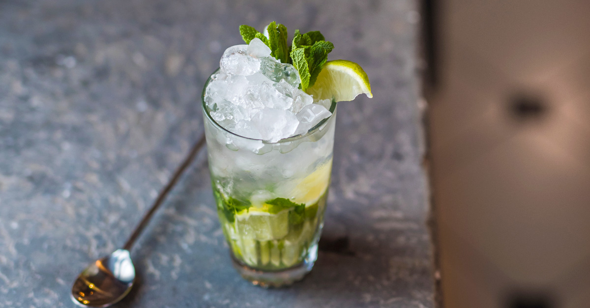 Here's Why Bartenders Spank Your Mint | VinePair