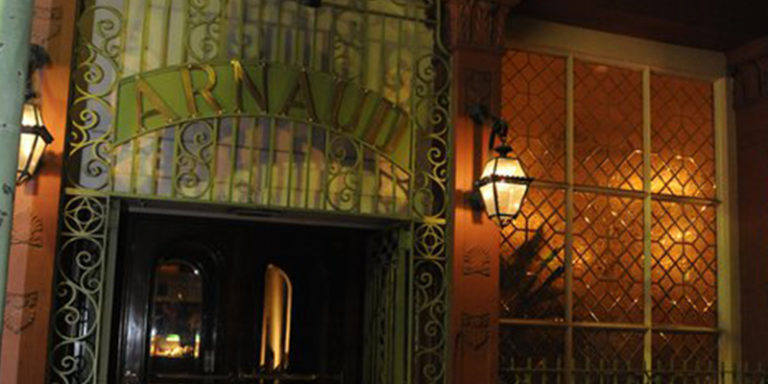 The 7 Best Haunted Bars In The United States | VinePair