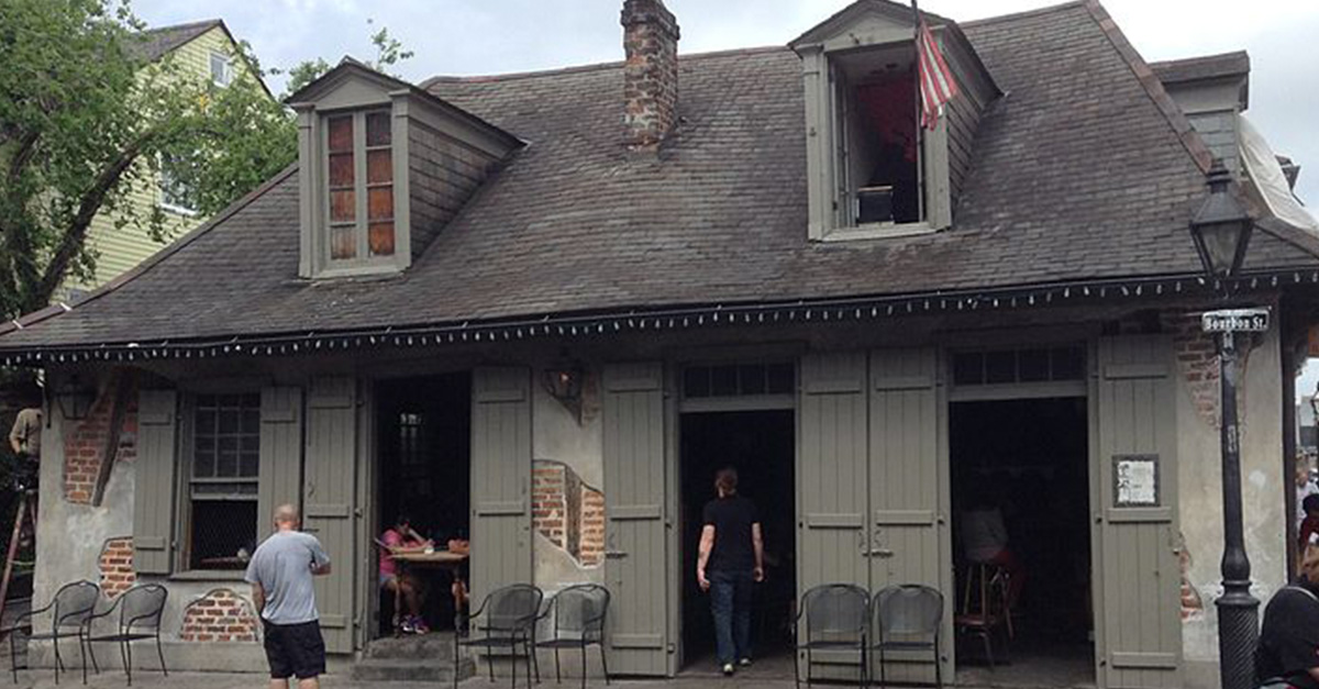 The 7 Best Haunted Bars In The United States | VinePair