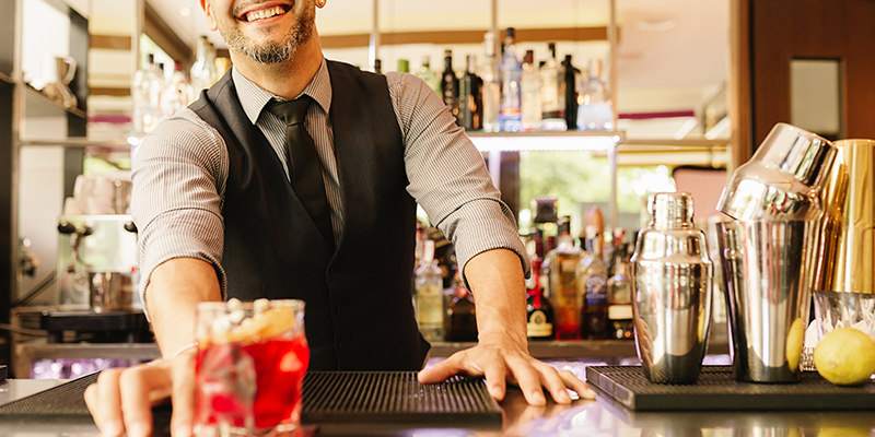 10 Bartenders Tell Us the Drinks You Should Order to Look Like a Boss | VinePair