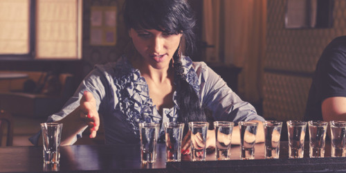 6 Signs You're In a Shitty Bar | VinePair