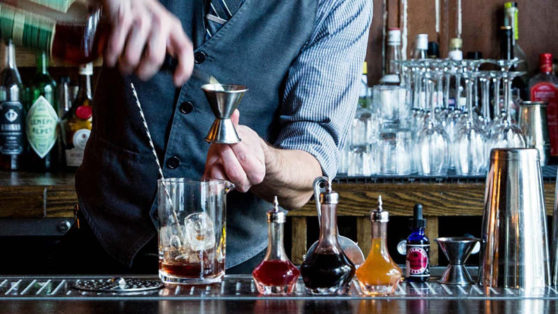 The 8 Best Places in Midtown East for After-Work Drinks | VinePair