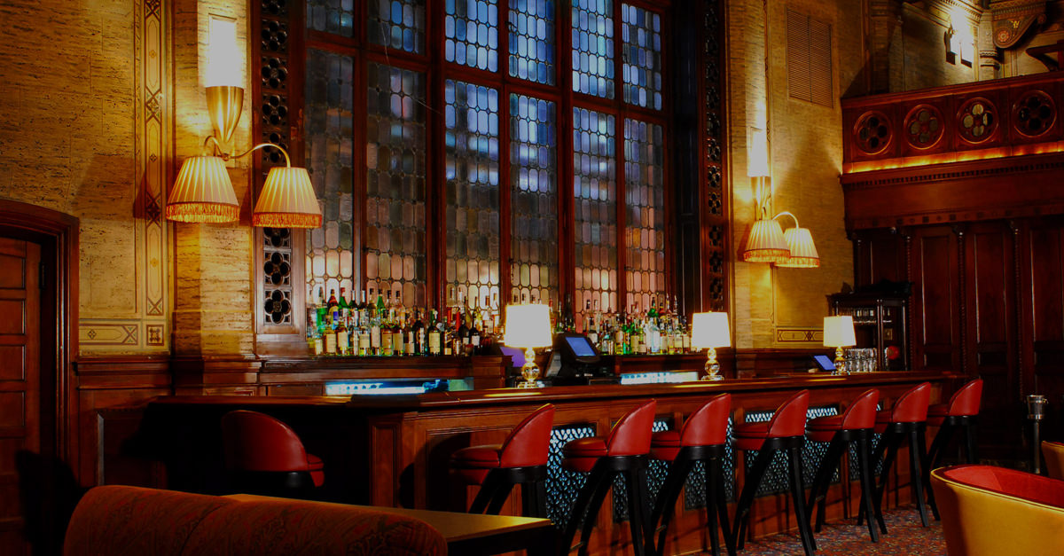 The 8 Best Places in Midtown East for After-Work Drinks | VinePair