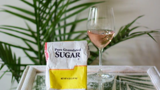 Cómo Hacer Jarabe Simple Rosado Que Hace Que los Cócteles se Ruboricen ...