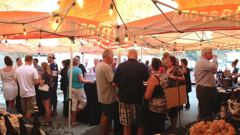 Cocktails At Kroger? Why Supermarket Bars Are Going National | VinePair