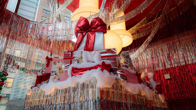 Like Christmas Decorations, Holiday Pop-Up Bars Arrived Earlier Than ...
