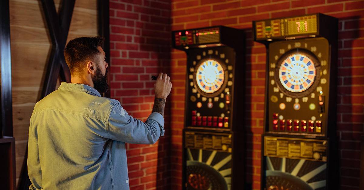 The Definitive Ranking of Bar Games [Infographic] | VinePair
